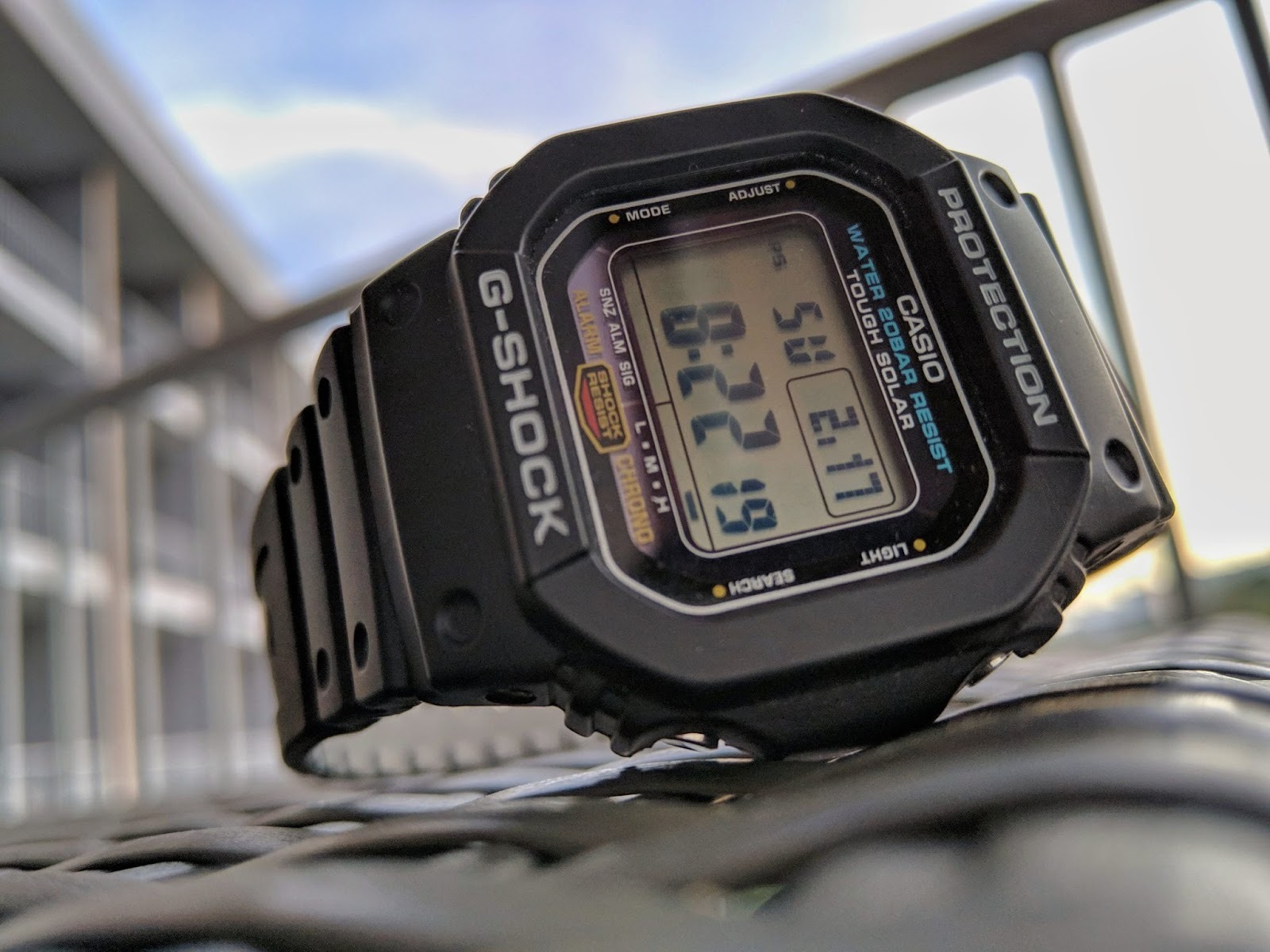 Đồng Hồ Casio G-Shock của nước nào? Giá bao nhiêu? Có nên mua không?